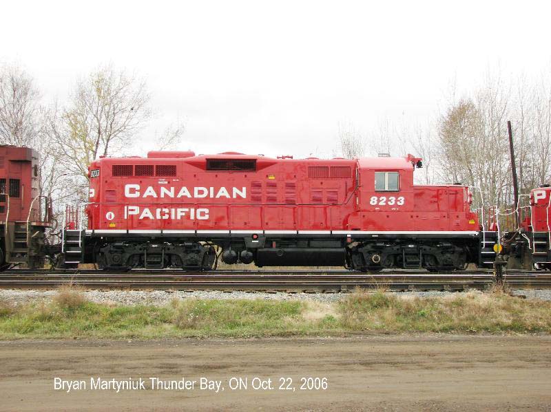 GP9u 8233